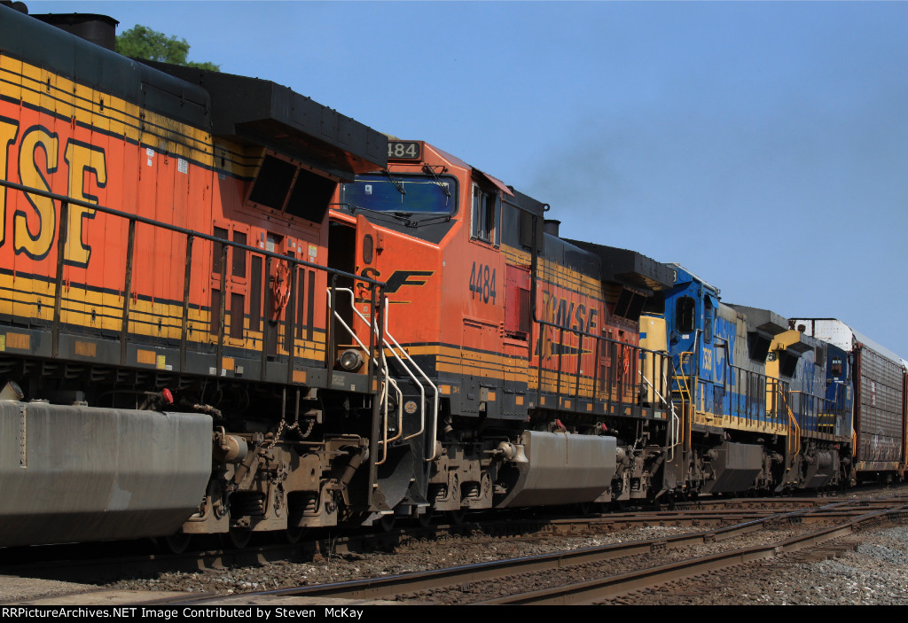 BNSF 4484
